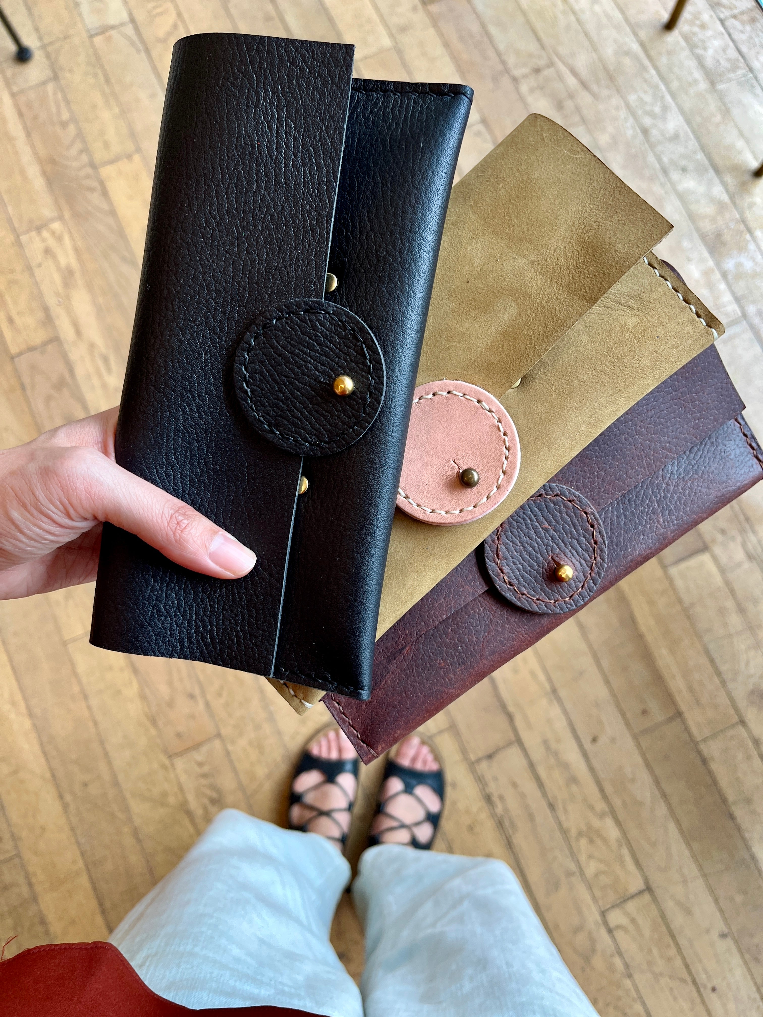 Circle Wallet – Hollis Leather